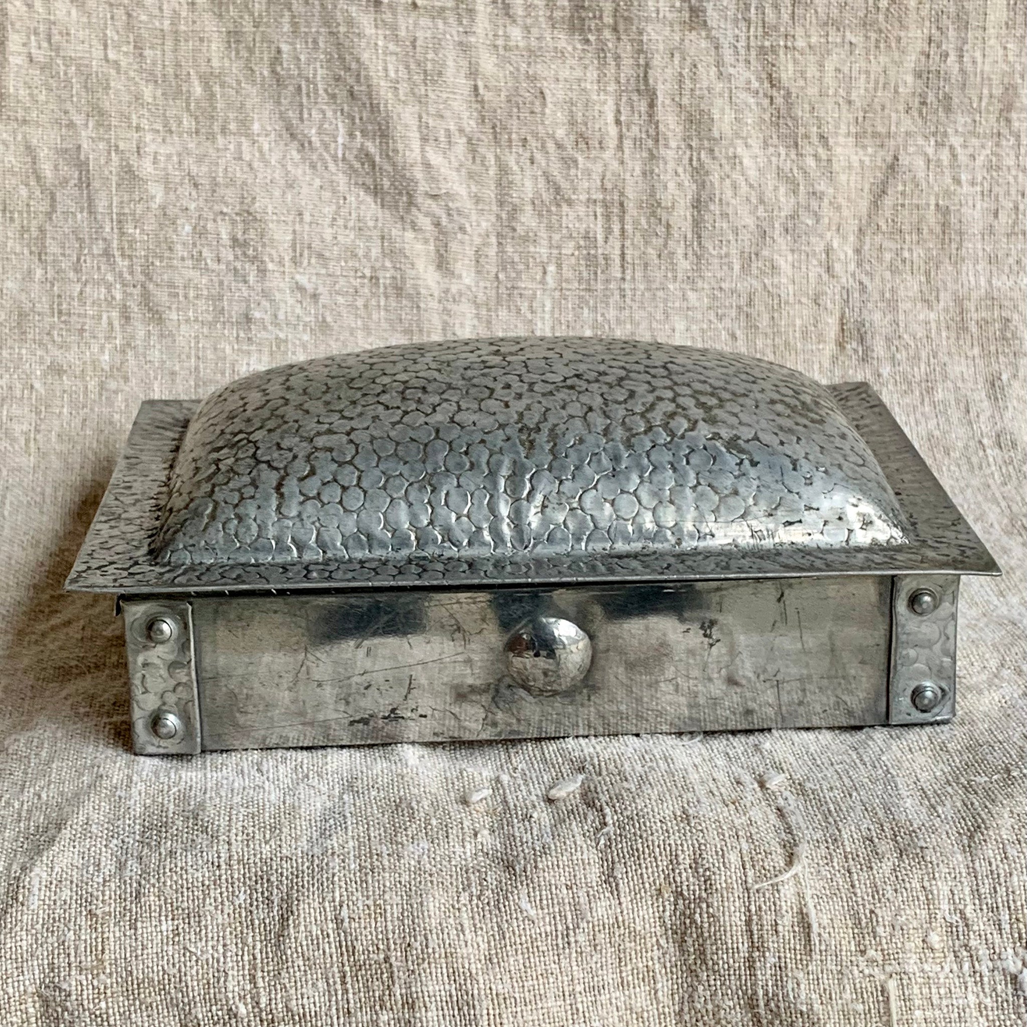 Stylish and Collectable Vintage JS Fry & Sons Ltd Aluminium Tin – Freya ...